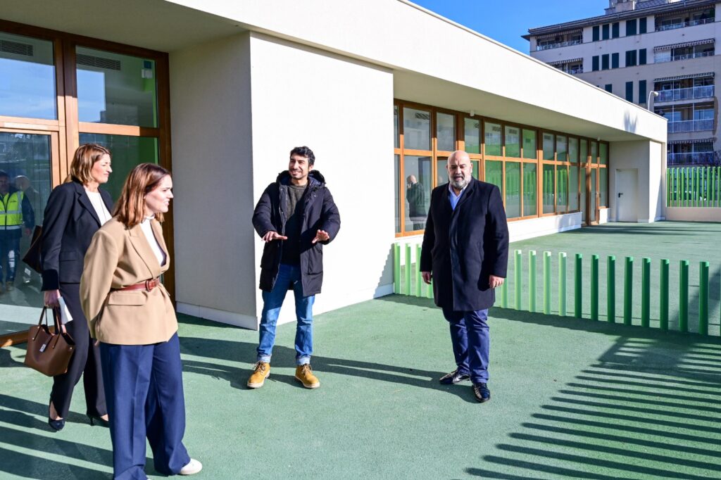 Jaime Martínez Llabrés visita la nueva escoleta de Son Gibert, que ...